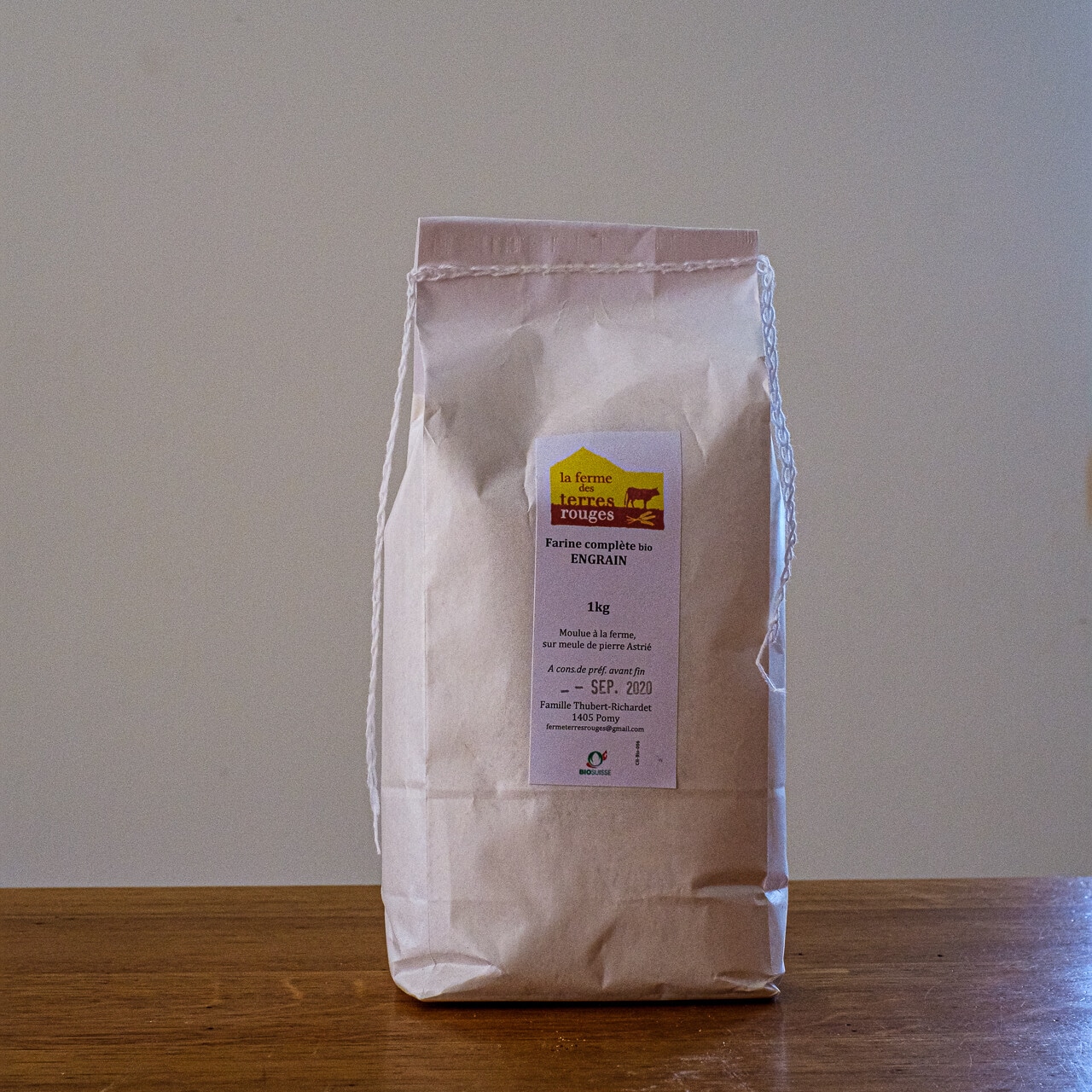 Farine bise d'engrain bio - La ferme des Terres Rouges